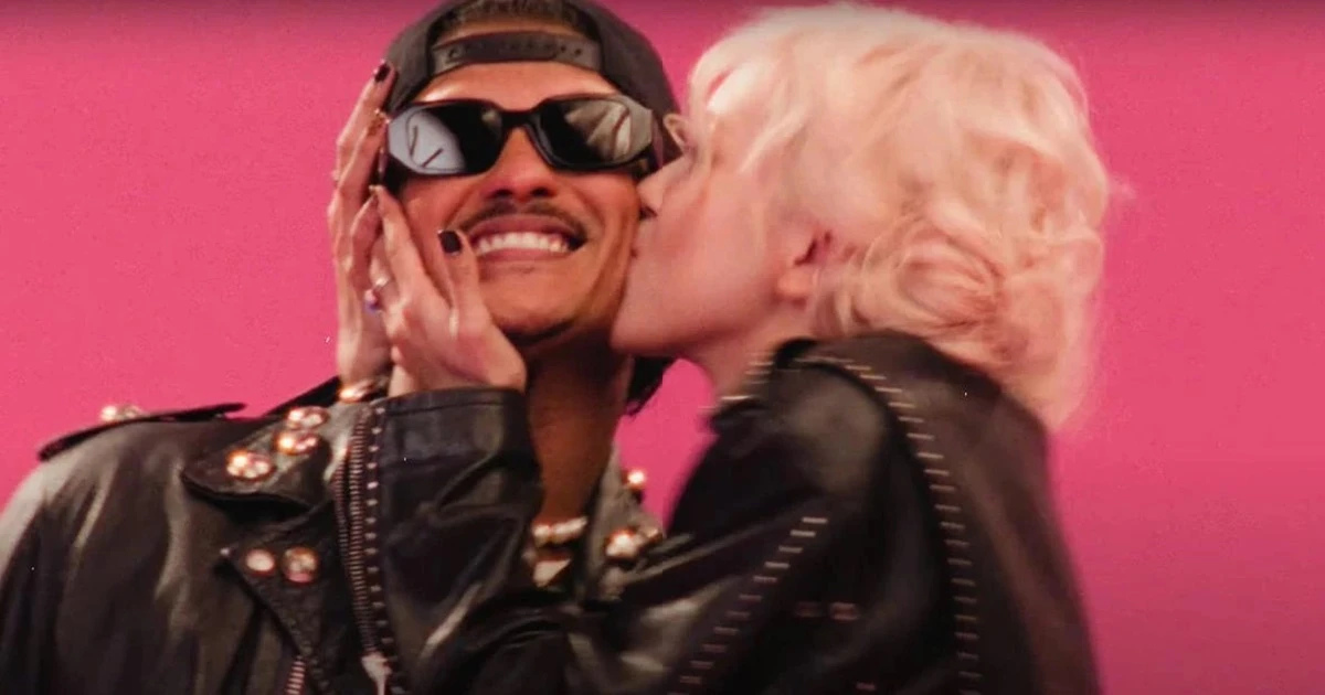 Rosés Forced Kiss With Bruno Mars Shocked The World Thought It Was Touching But Ended Up