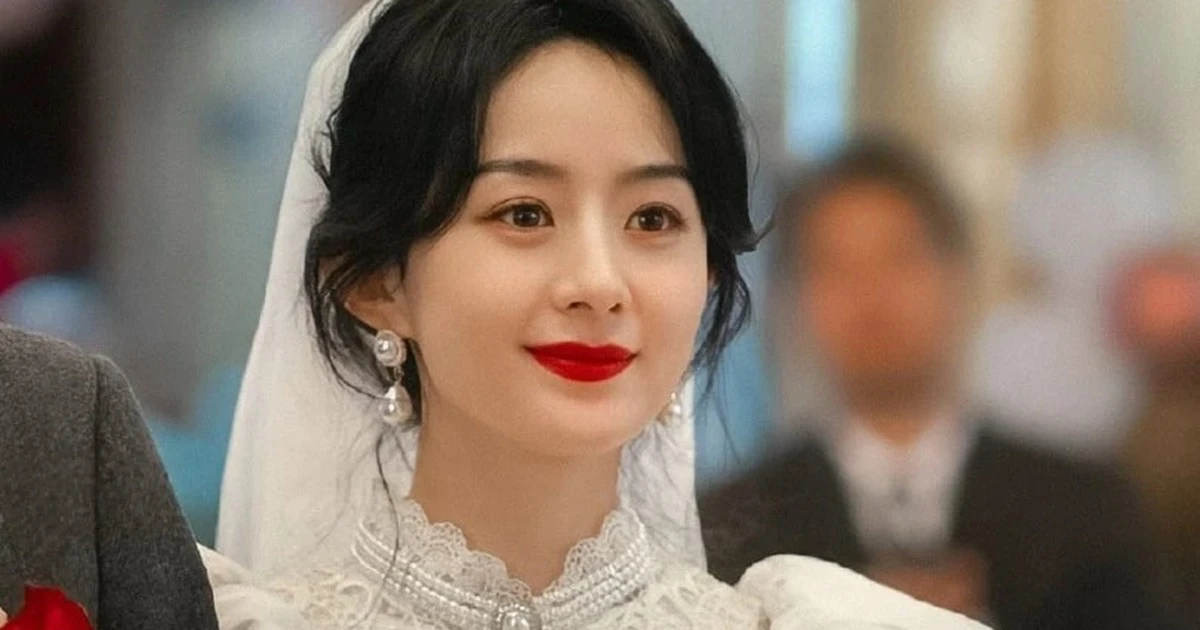 Trieu Le Dinh is suspected of dating for 3 months, her boyfriend is younger and less famous ...