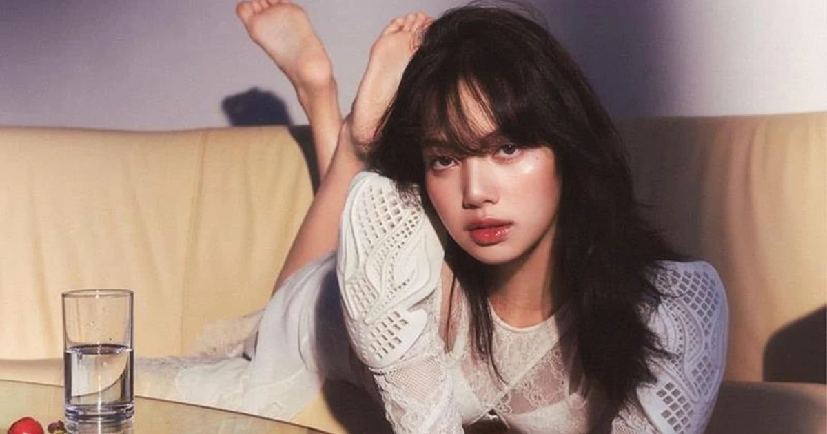 Bùng nổ clip Lisa và bạn trai CEO hôn nhau, chính chủ "thả hint" sắp có ...